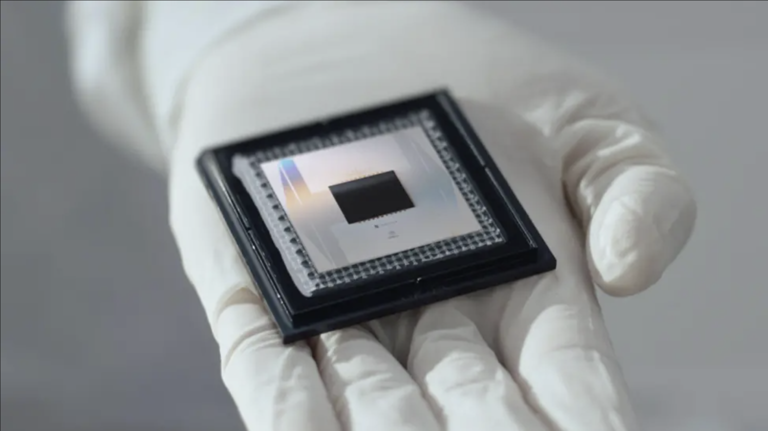 Google Simultaneously Unveils And Doesn’t Unveil Quantum Chip