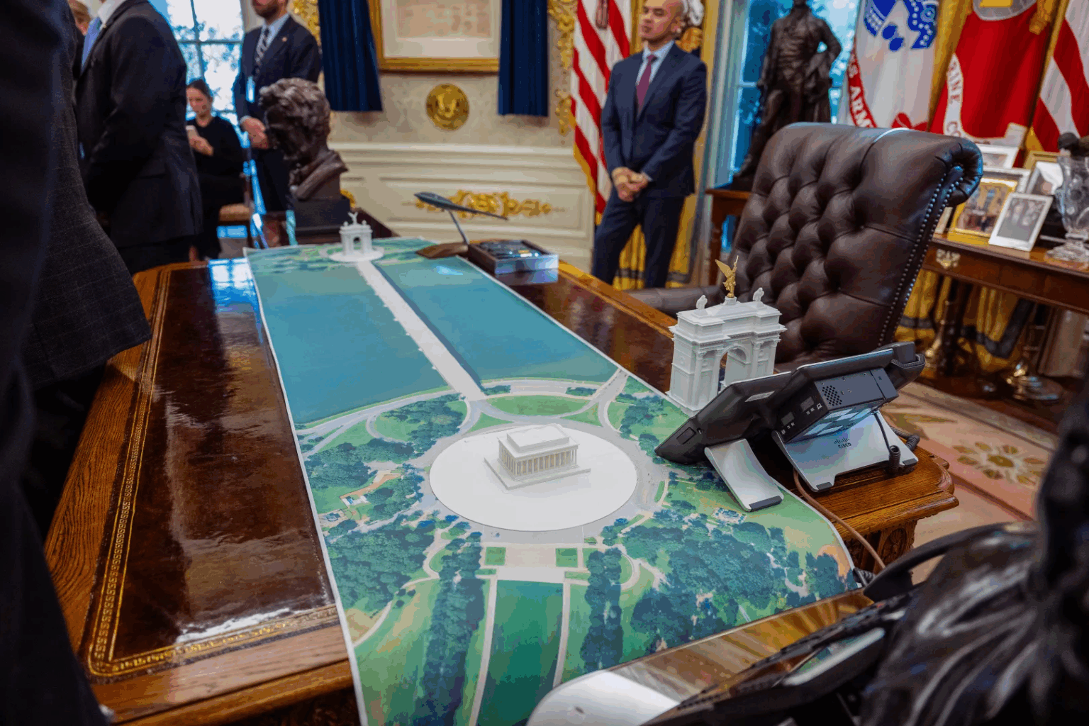 Trump Just Unveiled A Plan To Rotate The Lincoln Memorial 45 Degrees ...
